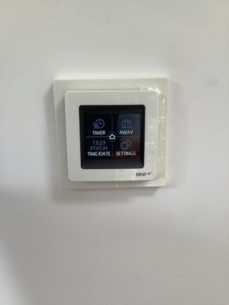 DEVIreg Pure Black Touchscreen Programmable Thermostat - Heater Shop